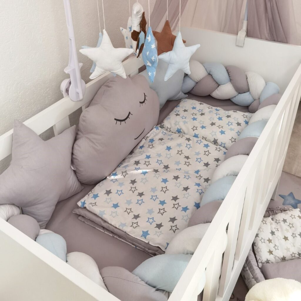 Set Plavi oblak- ogradica, pletenica, plahta, jastuk, jorgan 120x60cm